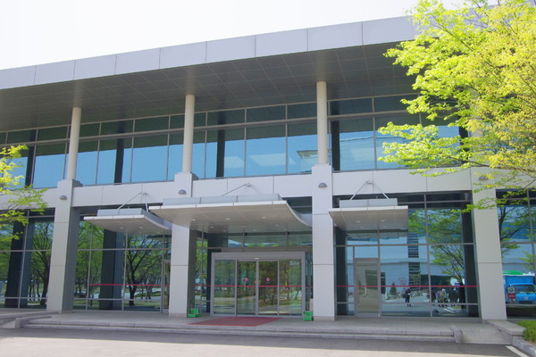 【韓国LGレポート2012（Vol.4）】LG製品工場「Pyongtek Digital Park」でスマホ製造を見学 1枚目の写真・画像 ...