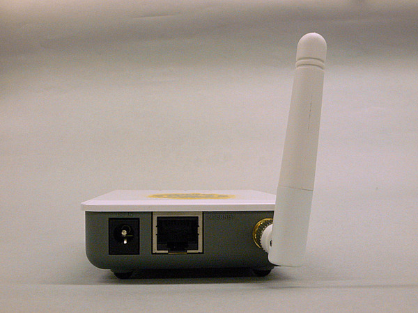 【速報】FONルータ到着！ コンパクトなLa Fonera！！ 3枚目の写真・画像 | RBB TODAY