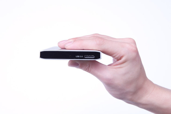 ThunderboltとUSB3.0のデュアルポート搭載ポータブルHDD | RBB TODAY