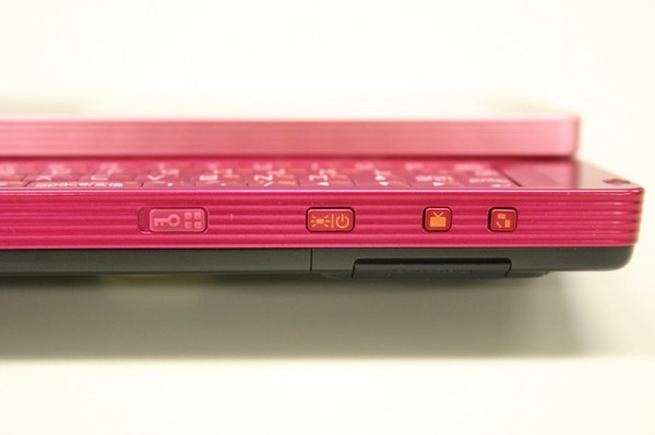 【フォトレポート】WILLCOM 03——実機の各部クローズアップ 6枚目の写真・画像 | RBB TODAY