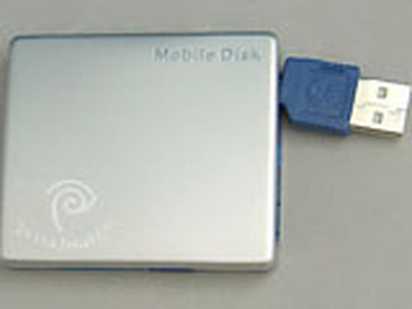 シーエフ、USBメモリと同じ感覚で使えるバックアップ機能付き携帯型HDD | RBB TODAY