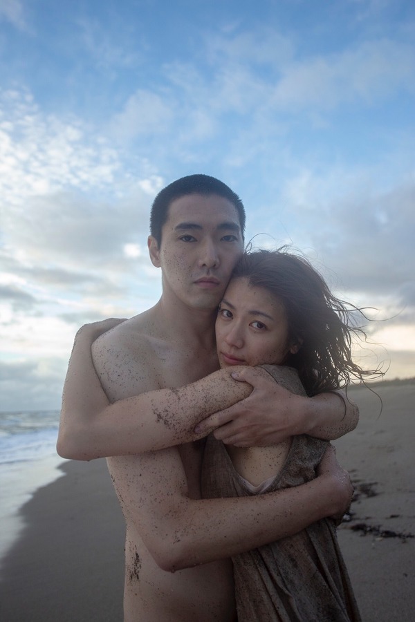 柄本佑・瀧内公美が『anan』SEX特集に登場！二人が抱き合うビジュアルも解禁 1枚目の写真・画像 | RBB TODAY