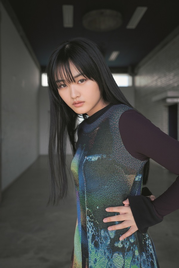 櫻坂46・山﨑天16歳、『blt graph』表紙で大人モード全開 | RBB TODAY