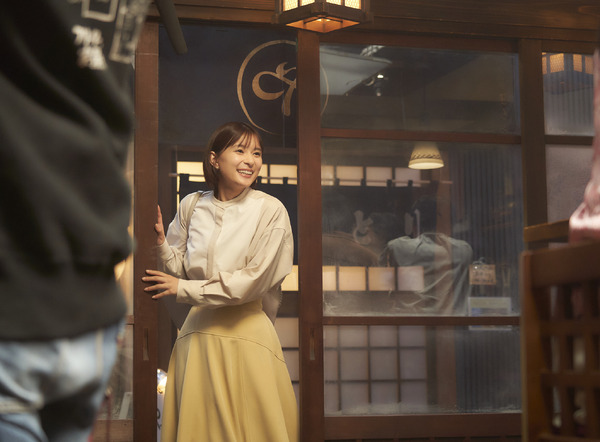 芳根京子、プライベートでは一人飲み！ビールCMで等身大の演技 8枚目の写真・画像 | RBB TODAY