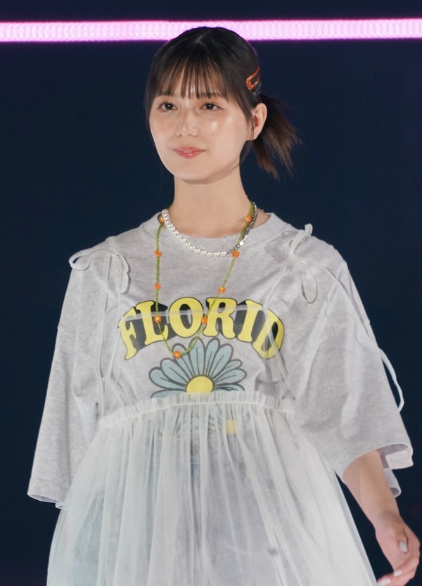 日向坂46・小坂菜緒、ランウェイで大歓声「すごく楽しかったです」 4枚目の写真・画像 | RBB TODAY