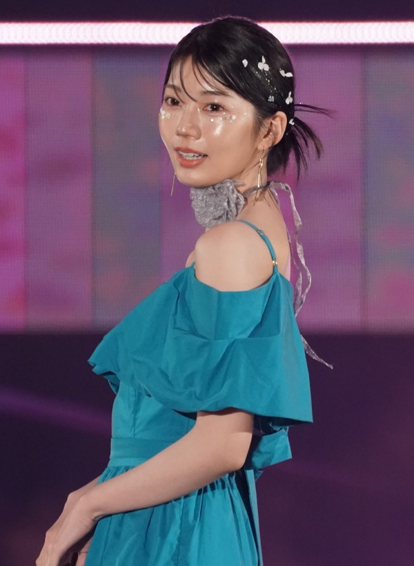 日向坂46・小坂菜緒、ランウェイで大歓声「すごく楽しかったです」 23枚目の写真・画像 | RBB TODAY
