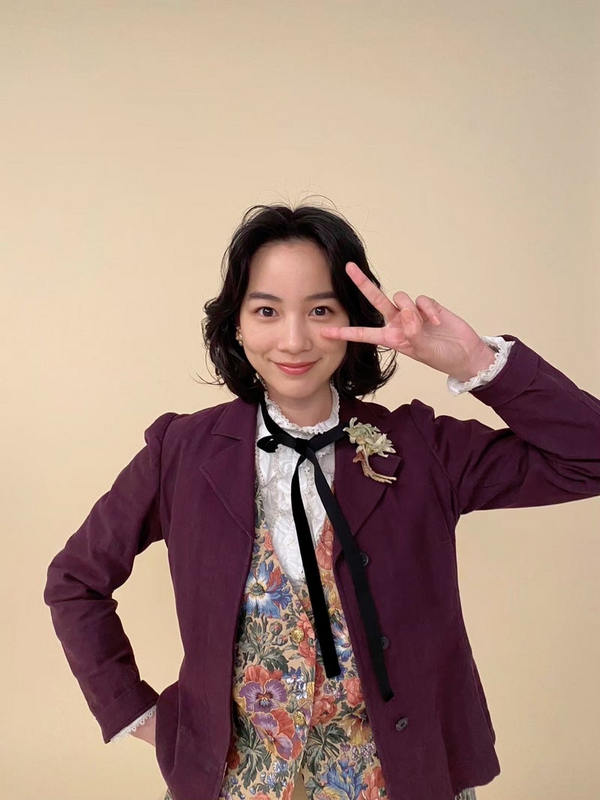 のん、堤幸彦監督作品初主演『私にふさわしいホテル』が間もなく公開！ポスタービジュアル撮影オフショも | RBB TODAY