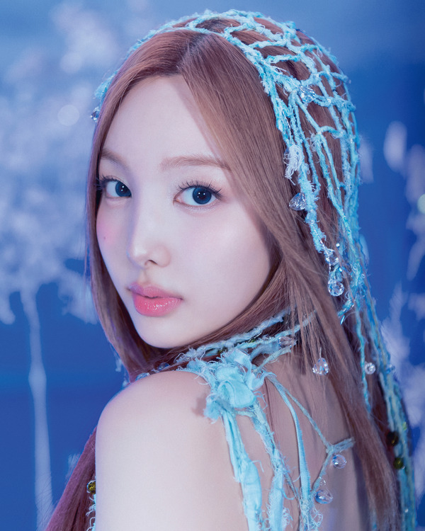 TWICE・NAYEONが超能力者に！ 「NAMING.」新WEB CMが公開 7枚目の写真・画像 | RBB TODAY
