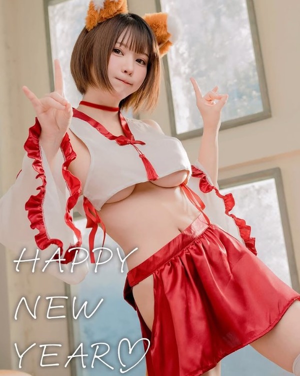 えなこ、正月から衝撃水着＆コスをSNSに投稿 1枚目の写真・画像 | RBB TODAY