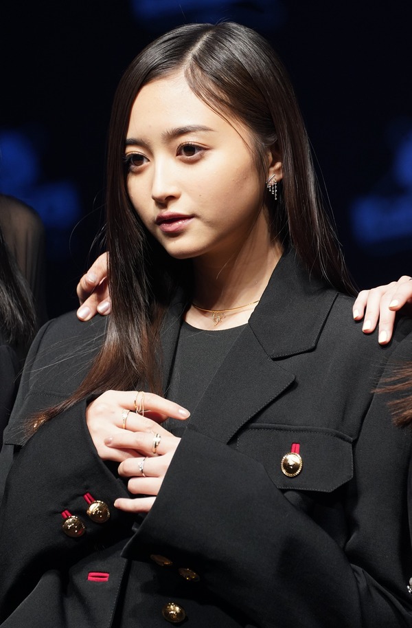 乃木坂46・井上和が“青春JK”に…？ 破壊力抜群のホワイトデー動画公開「制服はずるいて」 | RBB TODAY