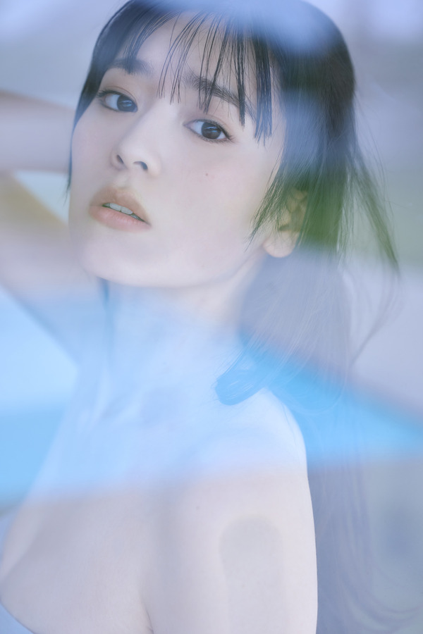 超ときめき♡宣伝部・坂井仁香、2nd写真集が発売決定！美谷間のぞくチューブトップのビジュアルを披露 | RBB TODAY