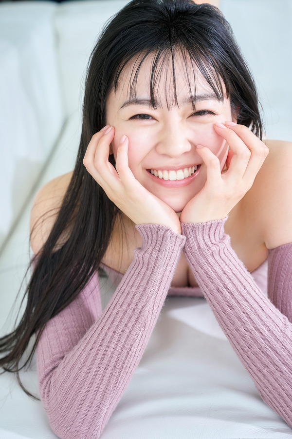 超ときめき♡宣伝部・坂井仁香、胸元チラ見せショット披露！2nd写真集の発売前重版が決定 | RBB TODAY