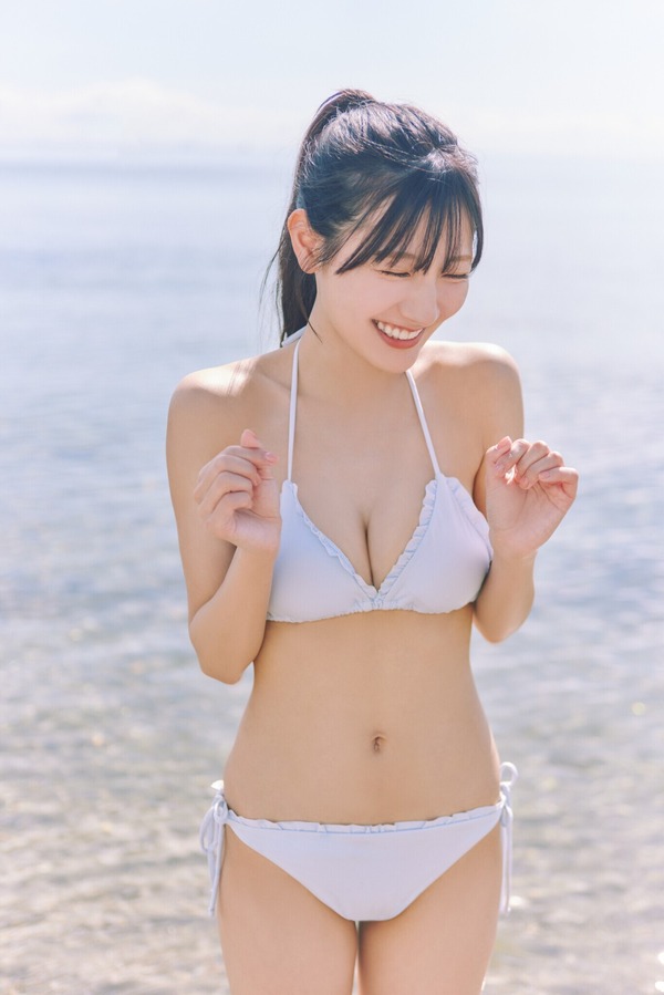 日向坂46・河田陽菜、純白ビキニ姿でキュートな笑顔！2nd写真集から先行カットが公開 | RBB TODAY